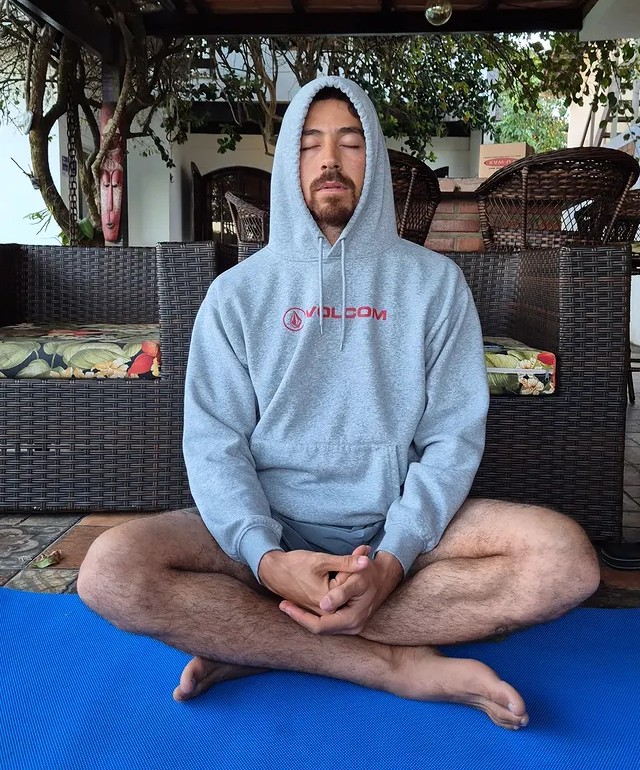Yago Dora's feet