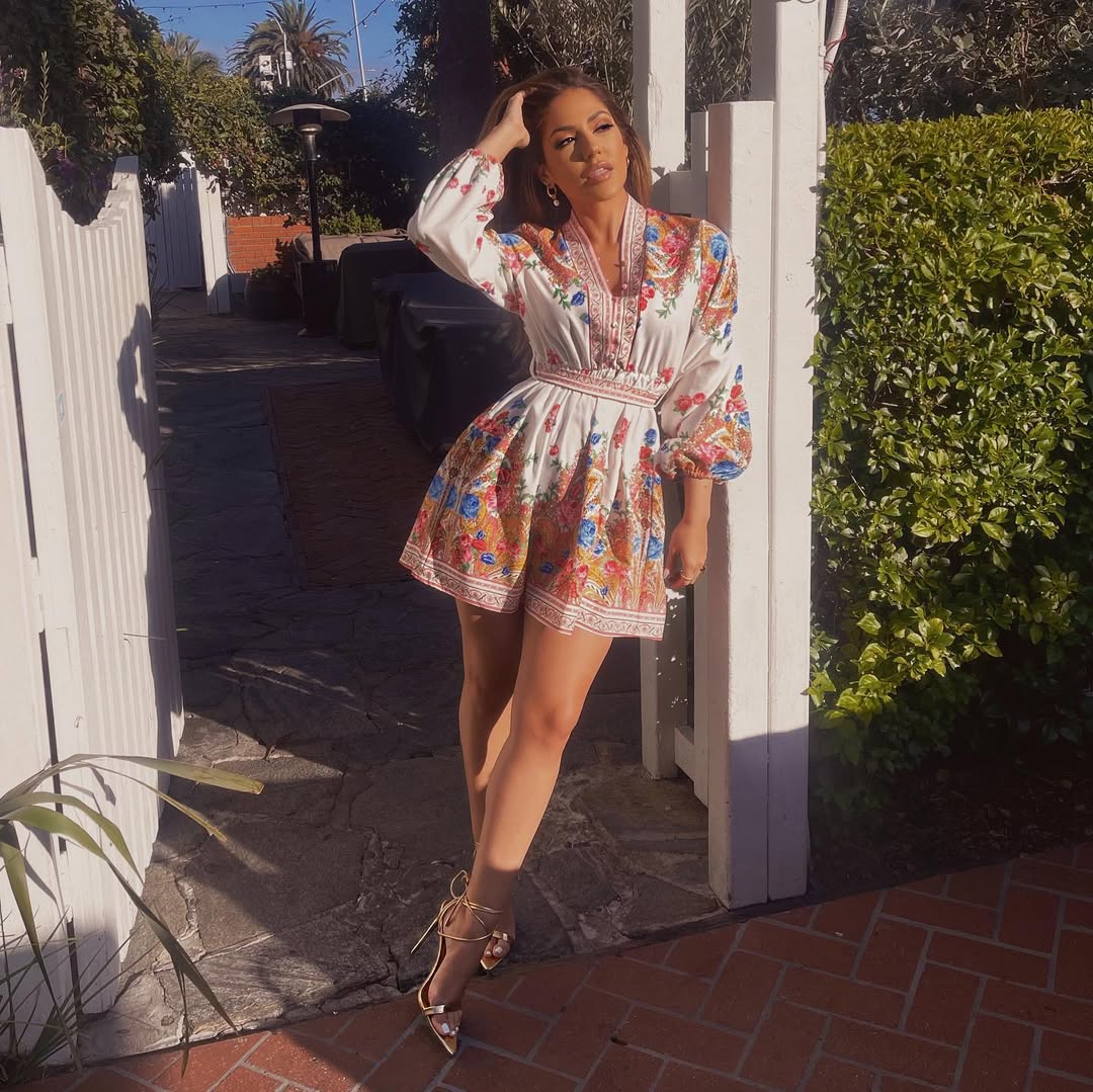 Yanina Oyarzo's feet