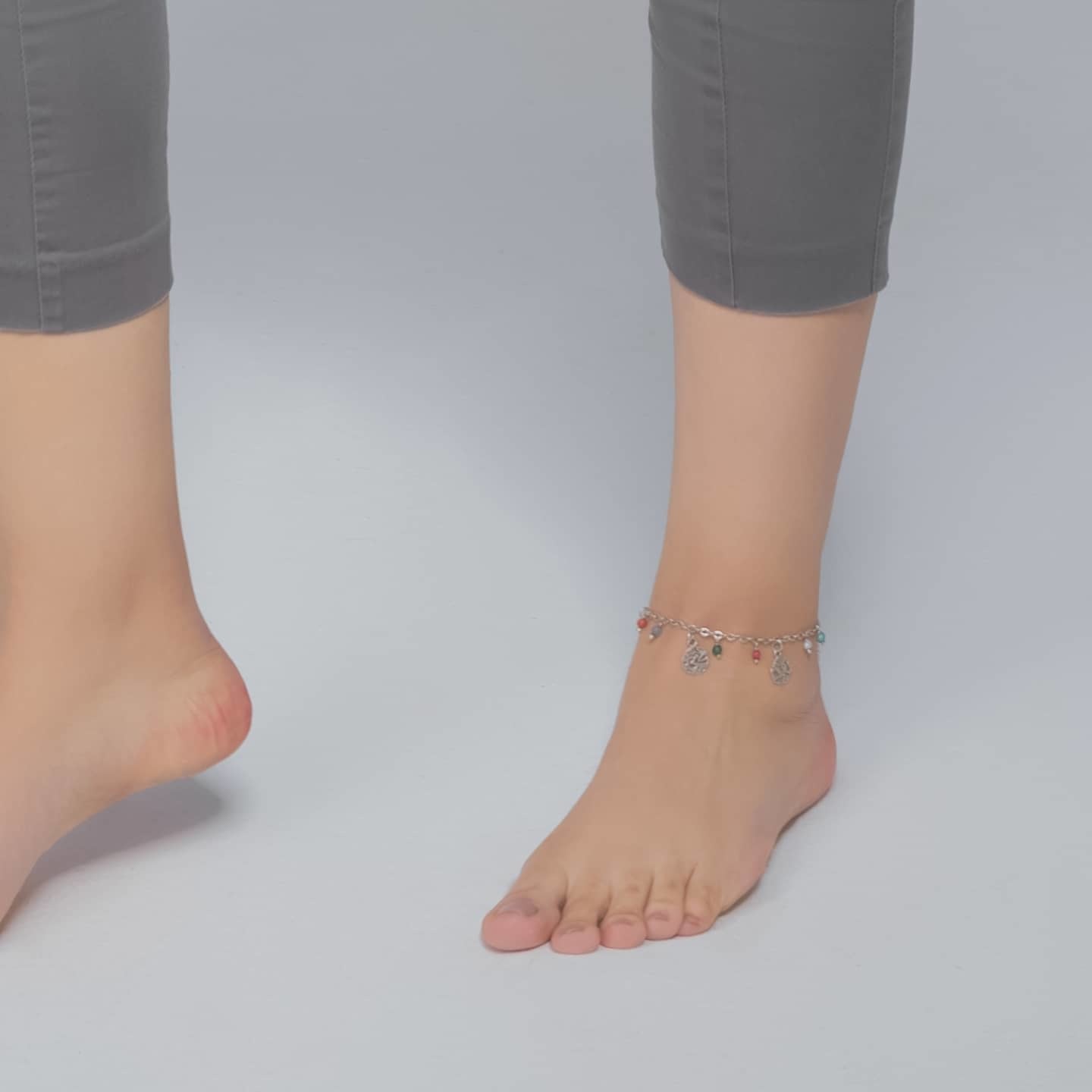 Yasmine Samir's feet