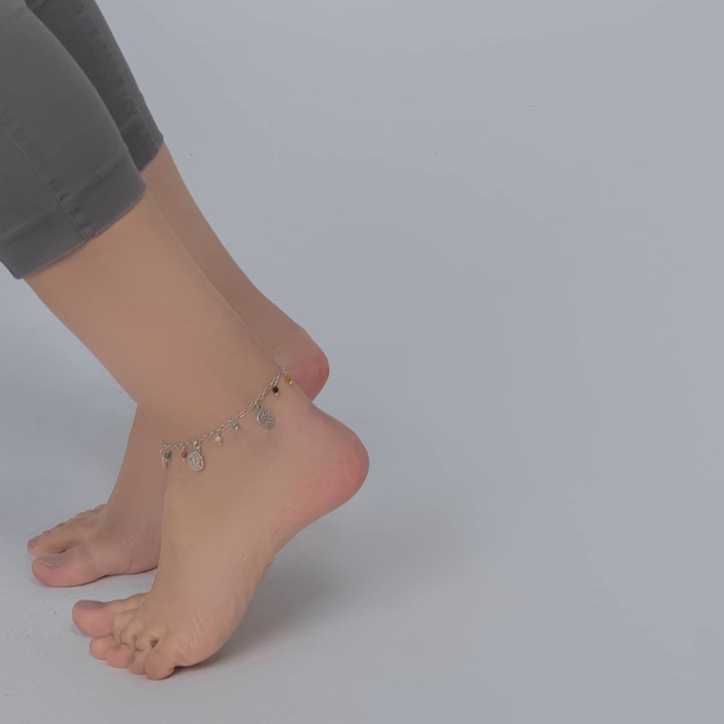 Yasmine Samir's feet