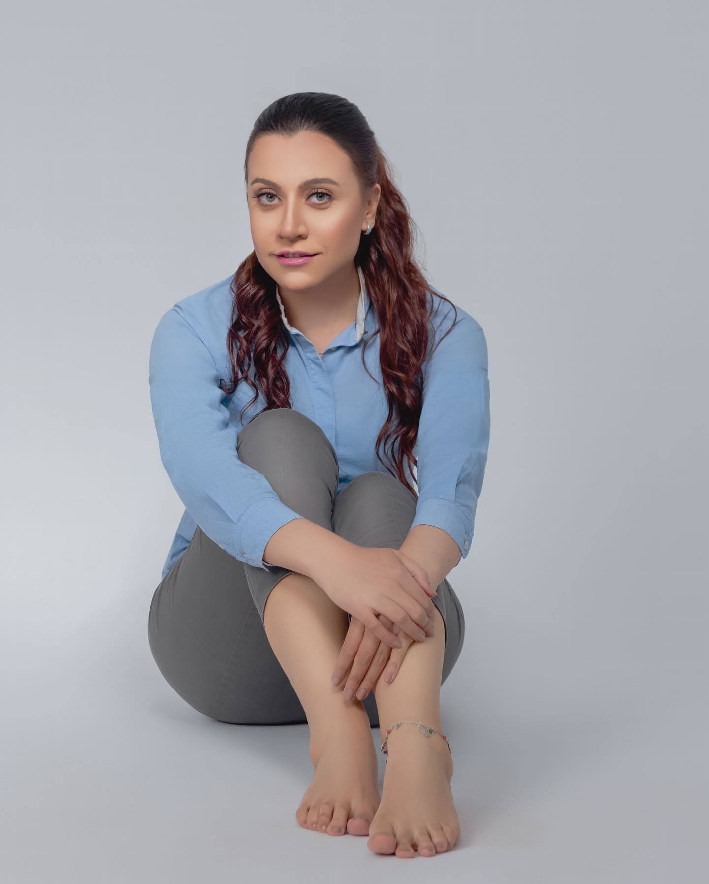 Yasmine Samir's feet