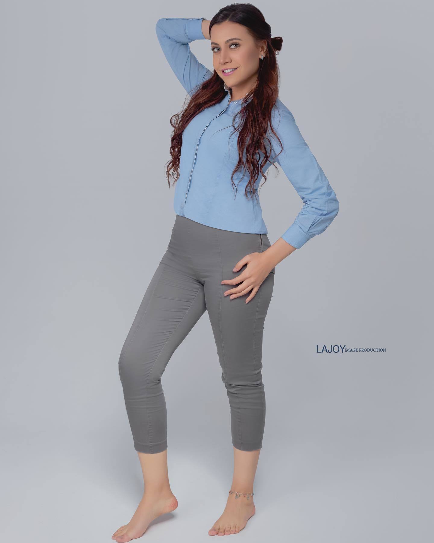 Yasmine Samir's feet