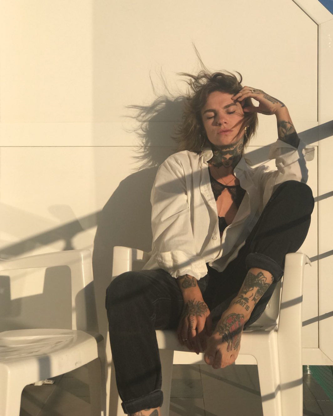 Yasya Krutova's feet