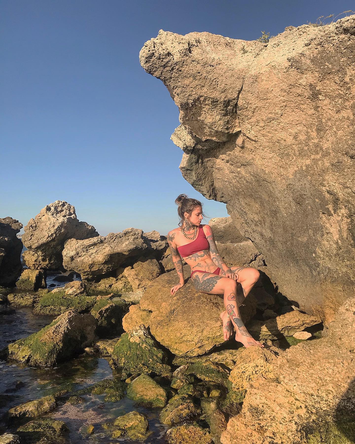 Yasya Krutova's feet