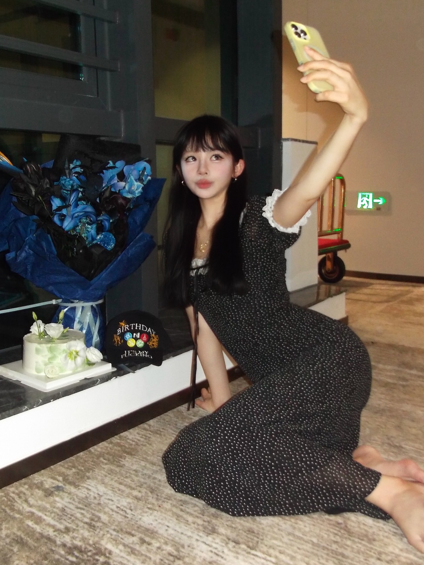 Yaxi Liu's feet