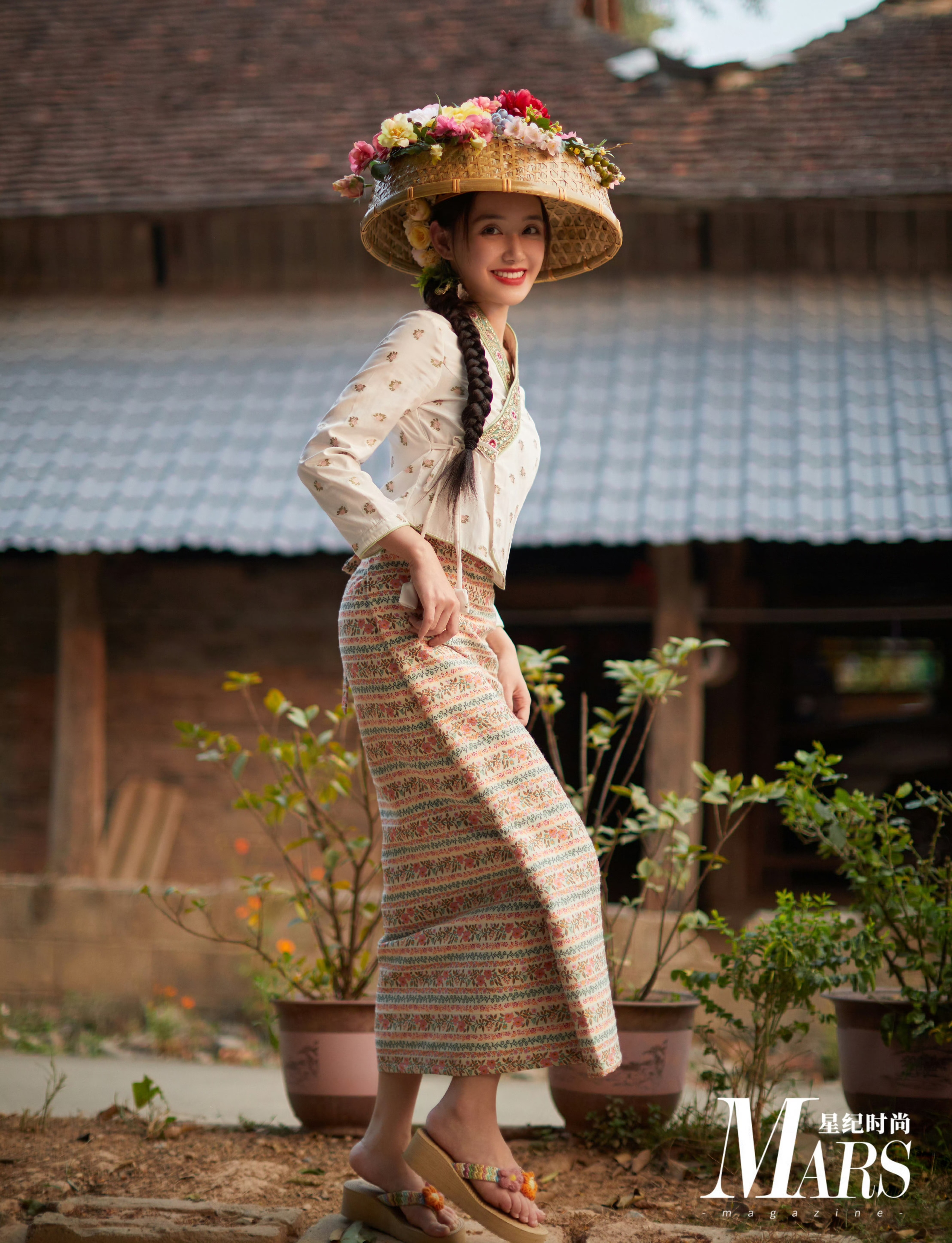 Yiyi Jiang's feet