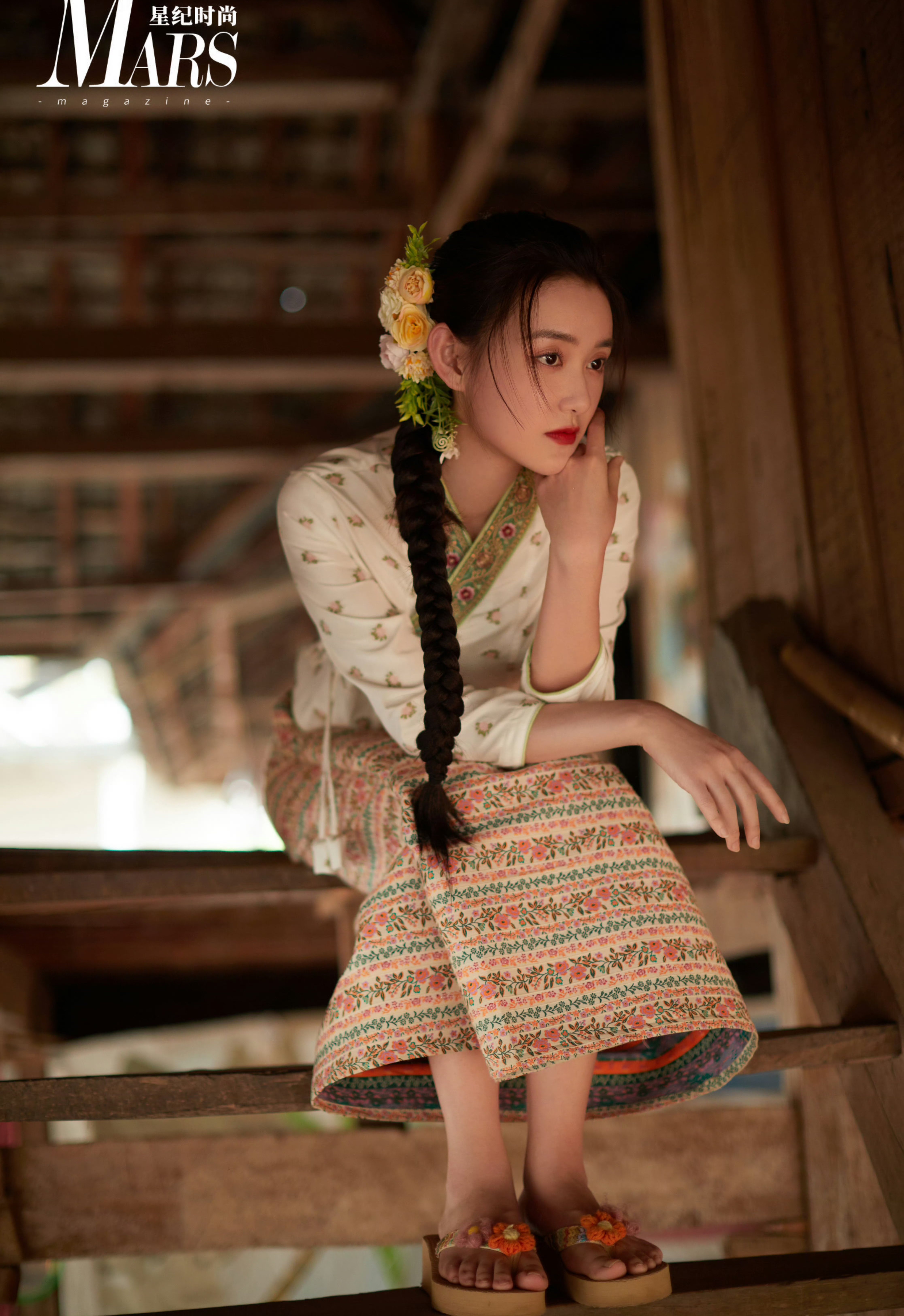 Yiyi Jiang's feet
