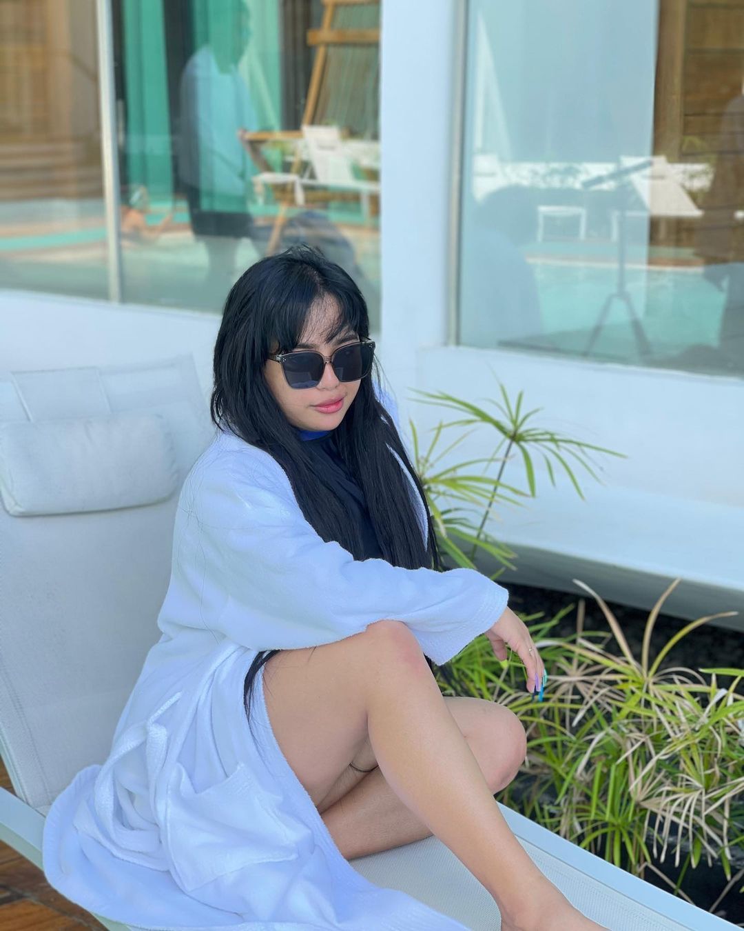 Zendee Rose Tenerefe's feet