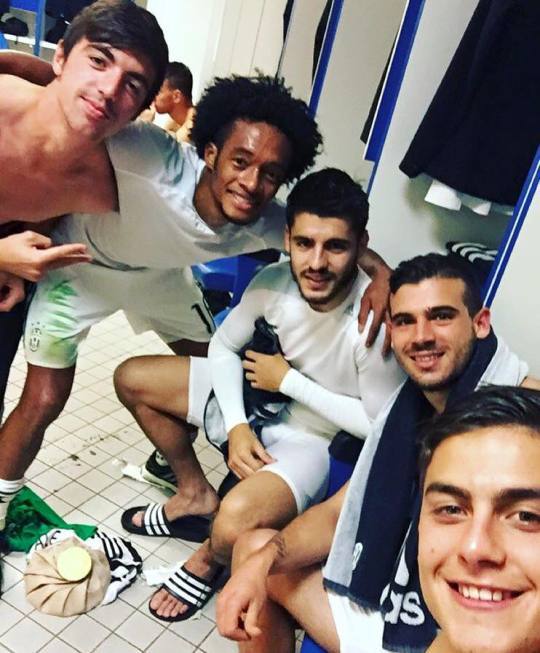 Álvaro Morata's feet